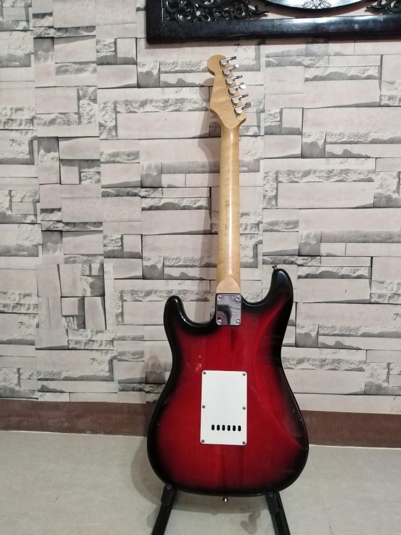 SELDER ST-16 Red Burst Electric Guitar, Hobbies & Toys, Music & Media ...