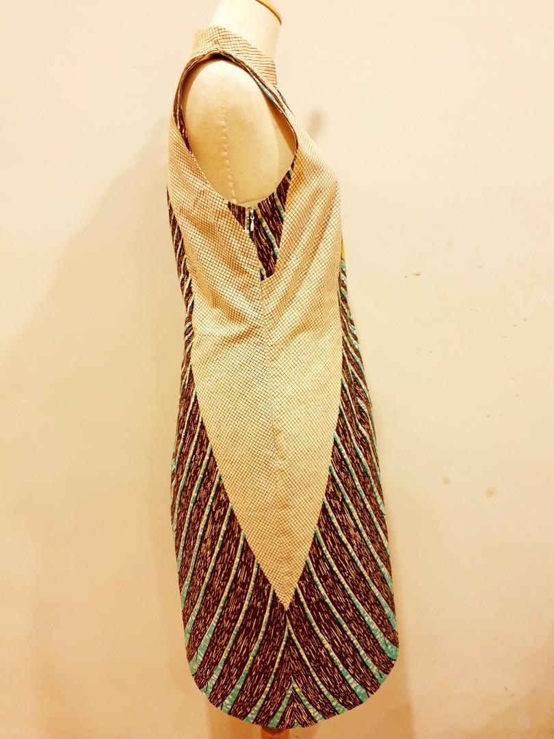 Tong Tong 3-fabric Panel Cheongsam, Women's Fashion, Tops, Sleeveless ...