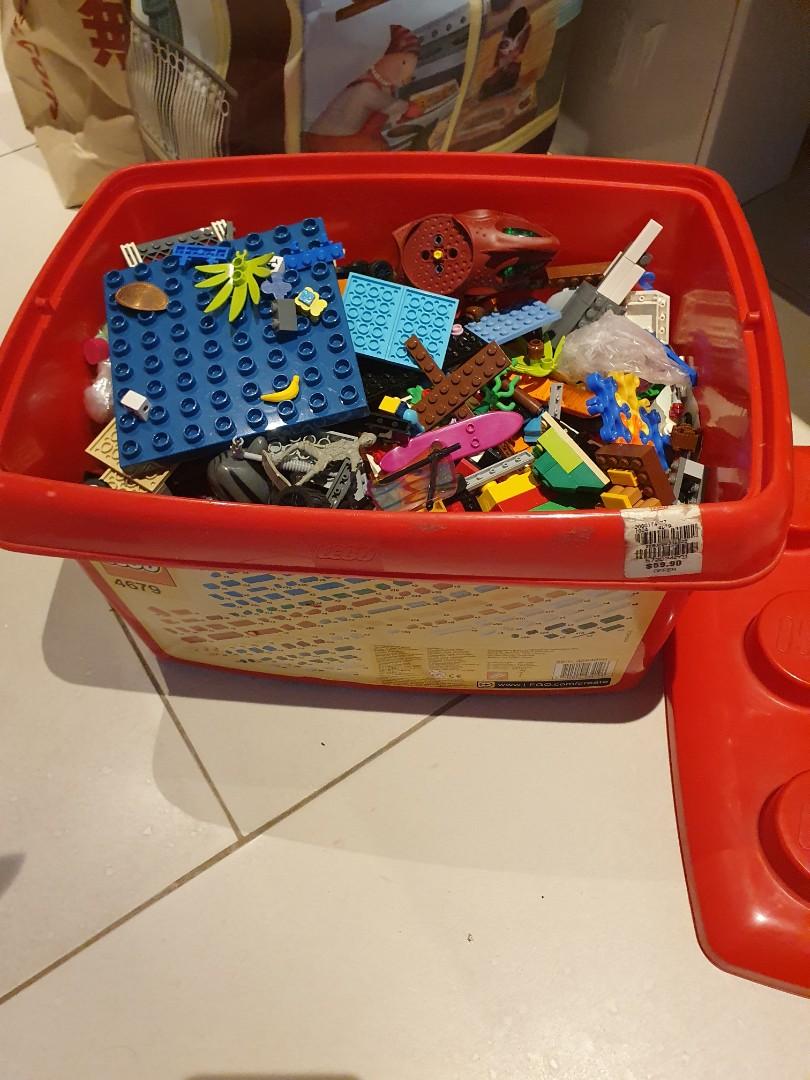 Tub of Lego, Hobbies & Toys, Toys & Games on Carousell
