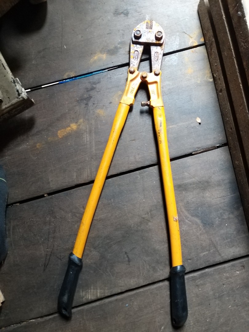 Container seal cutter, Everything Else on Carousell