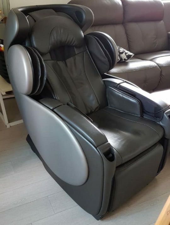 Osim OS-808 uDivine massage chair, Furniture & Home Living, Furniture ...