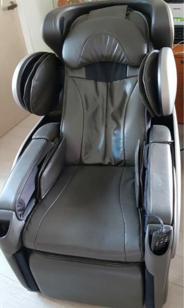 Osim OS-808 uDivine massage chair, Furniture & Home Living, Furniture ...