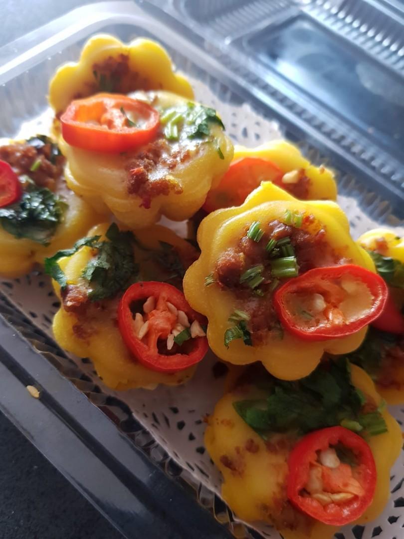 Semua Kuih ada, putri salat/Kuih talam/ Kuih kaswi /koleh koleh / Kuih ...