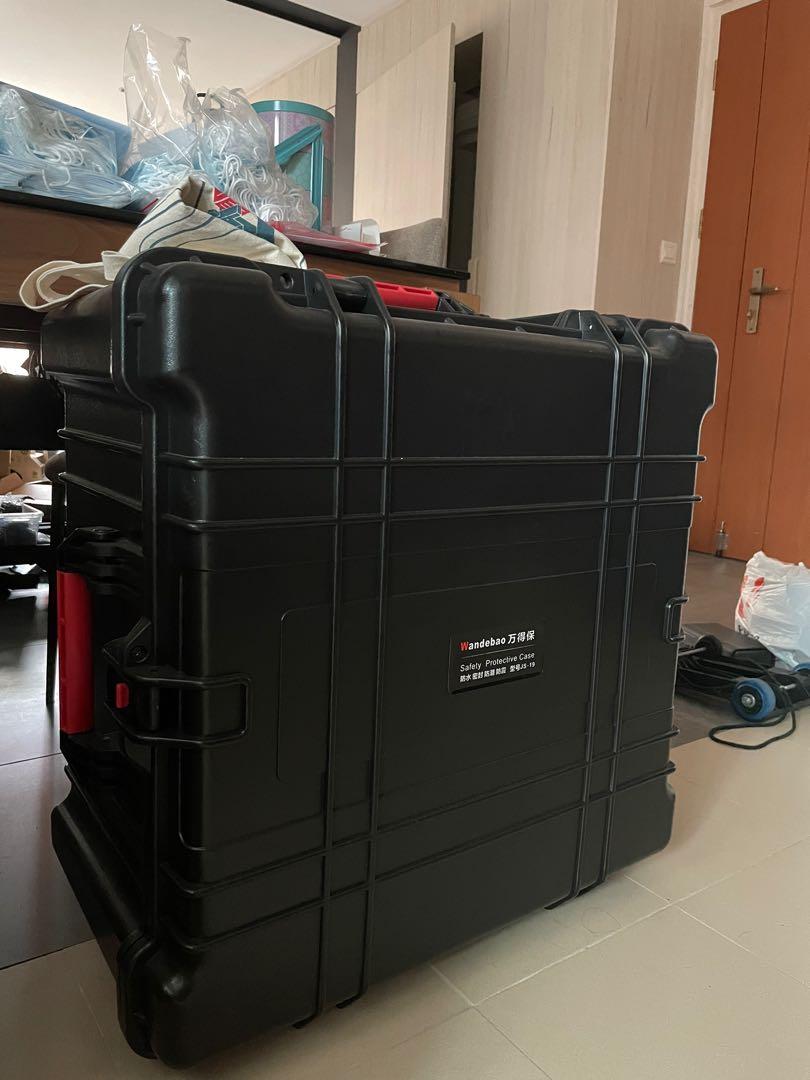 Large flight case hard like pelican with wheels, Photography, Video ...