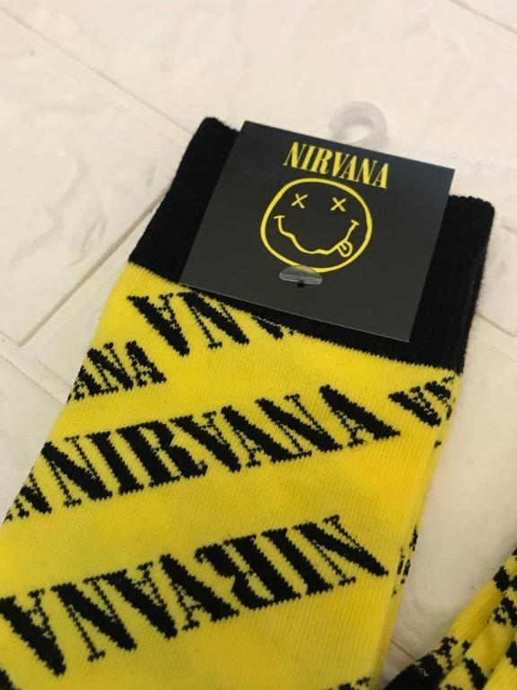 現貨原裝Nirvana crew socks 1對 ( Size: 38 - 42), 男裝, 鞋, 鞋墊及飾物 - Carousell