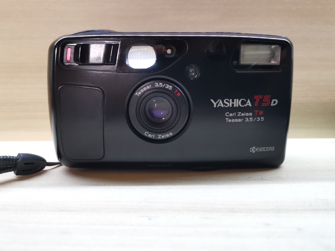 Yashica T5 (Black) Rare, Photography, Cameras on Carousell