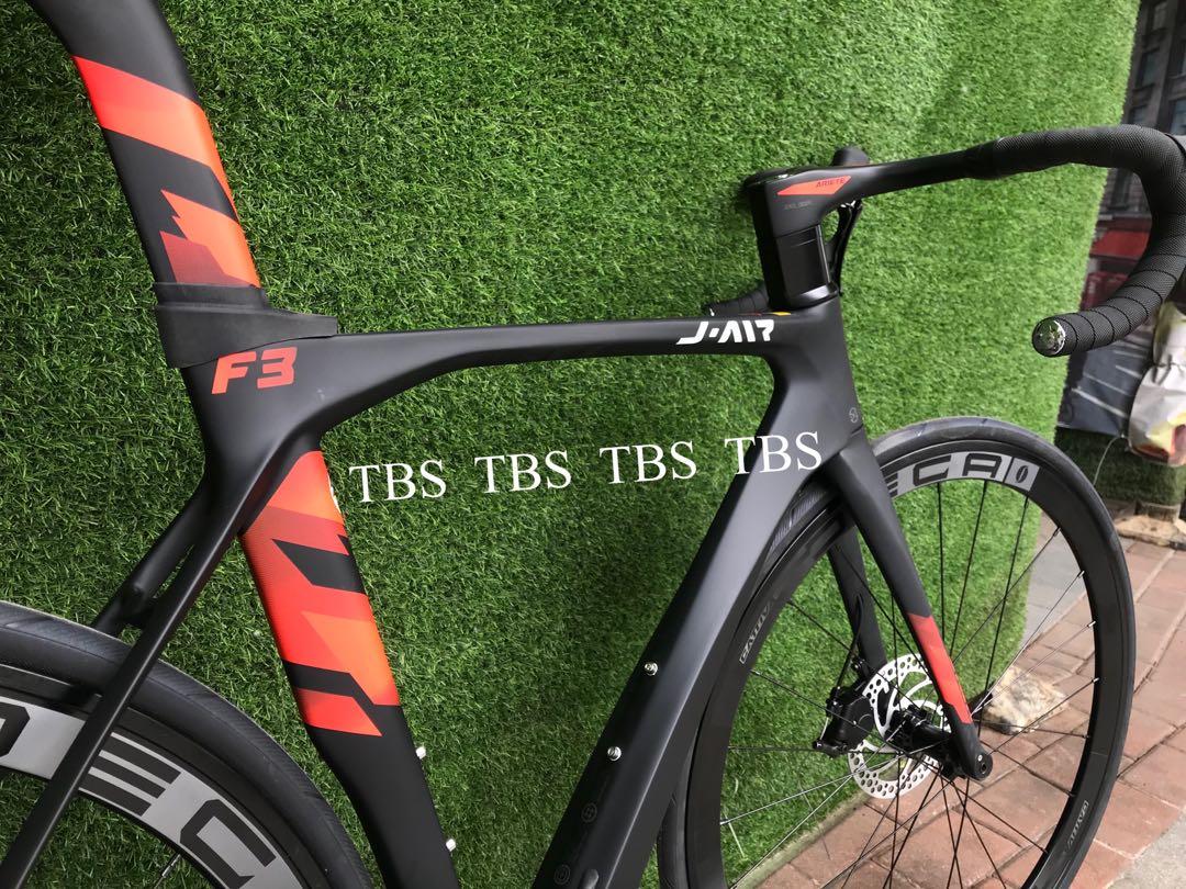 2021 最新款 JAVA JF3 J-F3 FEROCE 3 碟剎 22S 桶軸快拆 碳纖公路車 $9800送水架前後蛙燈, 運動產品, 單車及配件, 單車 - Carousell