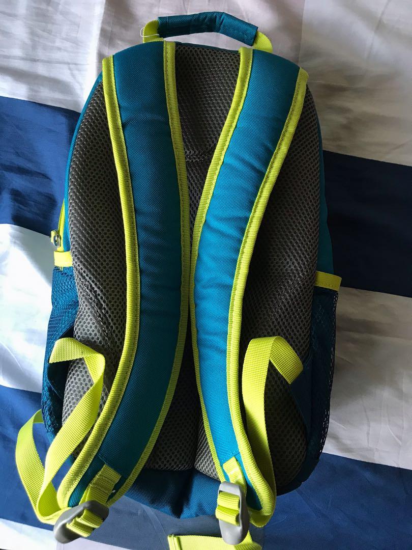 Coleman 10L Insulated Leak Proof Backpack, Men's Fashion, Bags ...