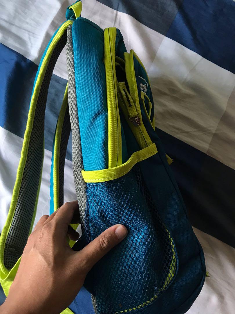 Coleman 10L Insulated Leak Proof Backpack, Men's Fashion, Bags ...