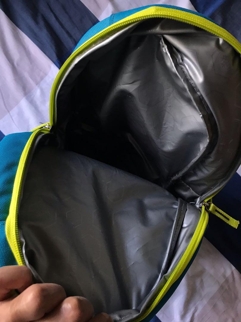 Coleman 10L Insulated Leak Proof Backpack, Men's Fashion, Bags ...