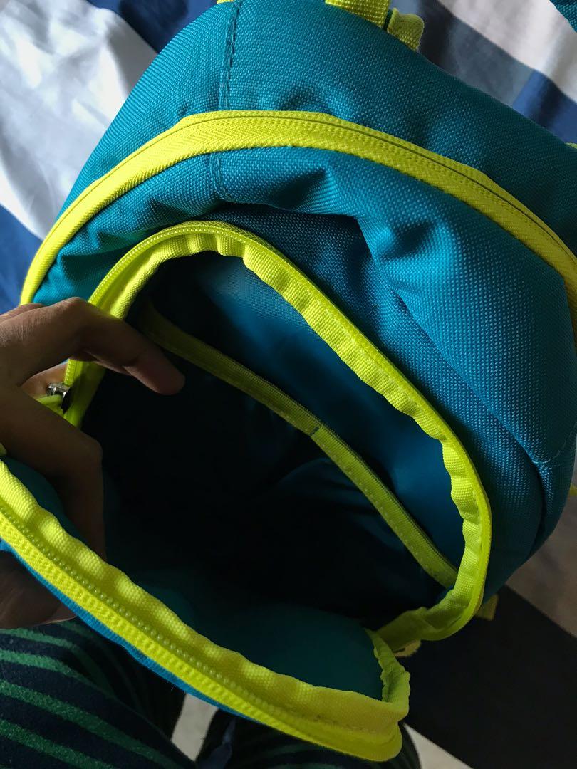 Coleman 10L Insulated Leak Proof Backpack, Men's Fashion, Bags ...