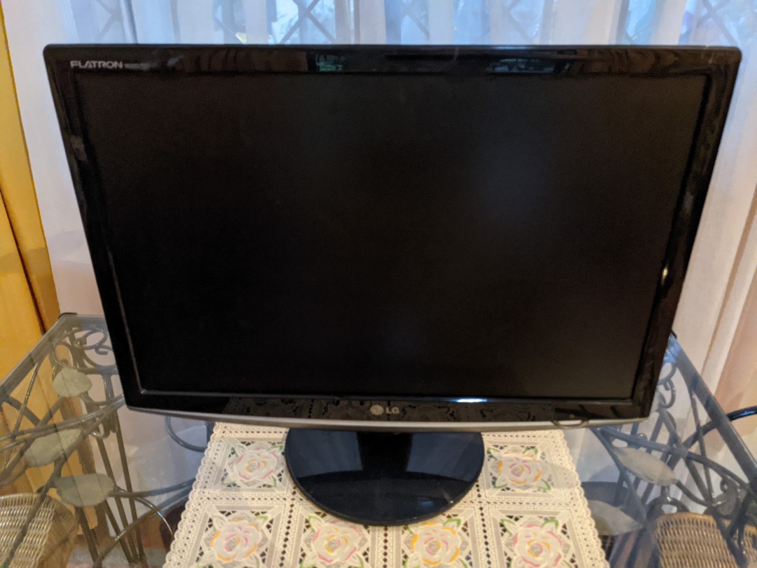 LG Flatron W2252TQ 22-inch monitor, Computers & Tech, Parts ...