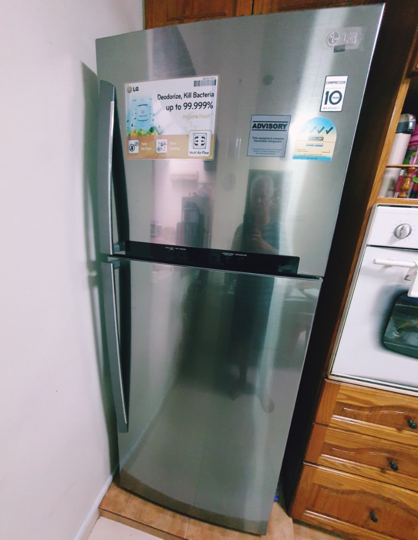 LG Refrigerator - Freezer, Home Appliances, Kitchenware on Carousell