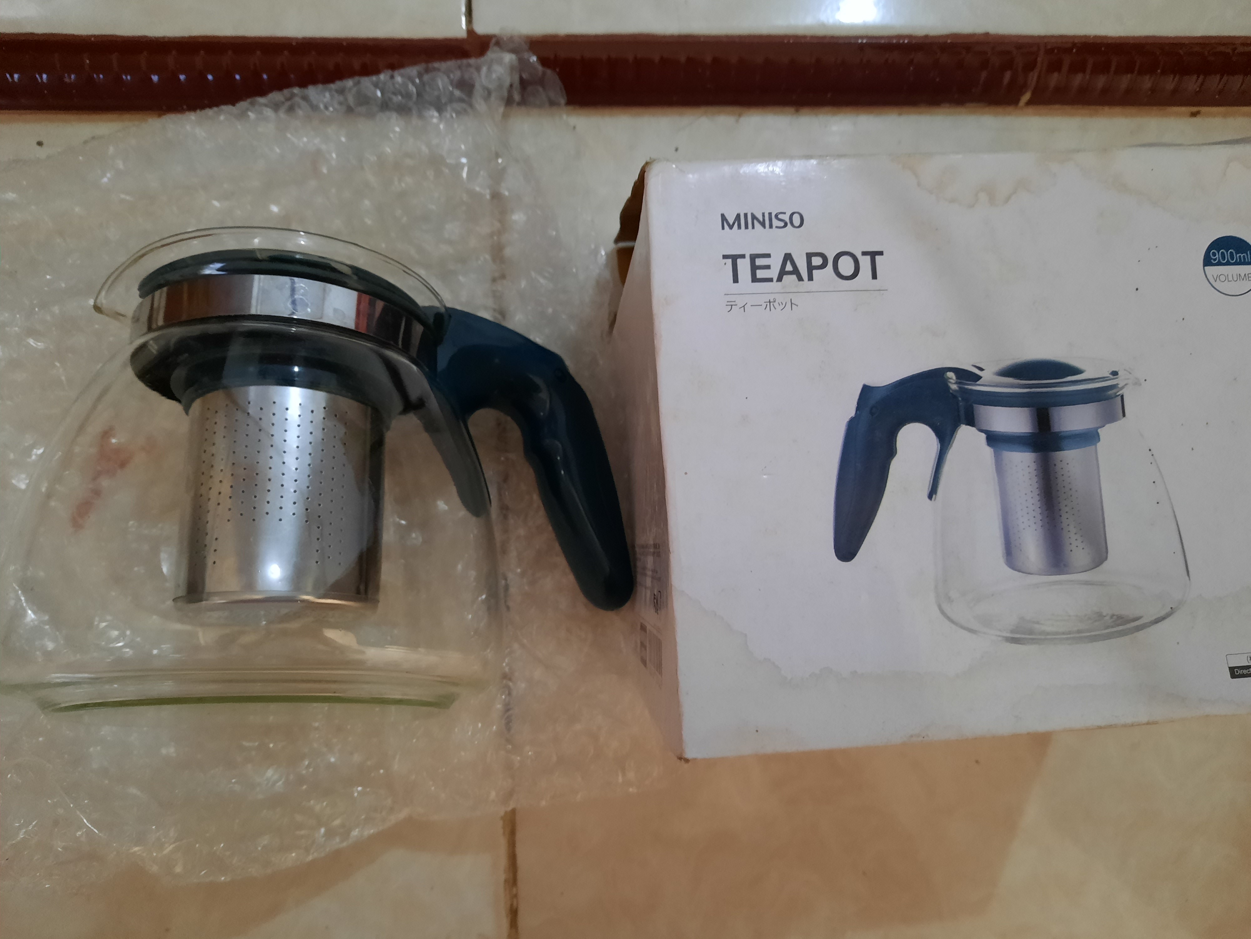 Miniso teapot, Kitchen & Appliances di Carousell