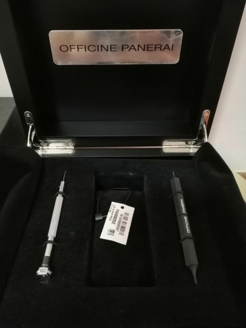 Panerai Pinewood Box WITH 2 WATCH TOOLS, empty, Men's Fashion, Watches ...