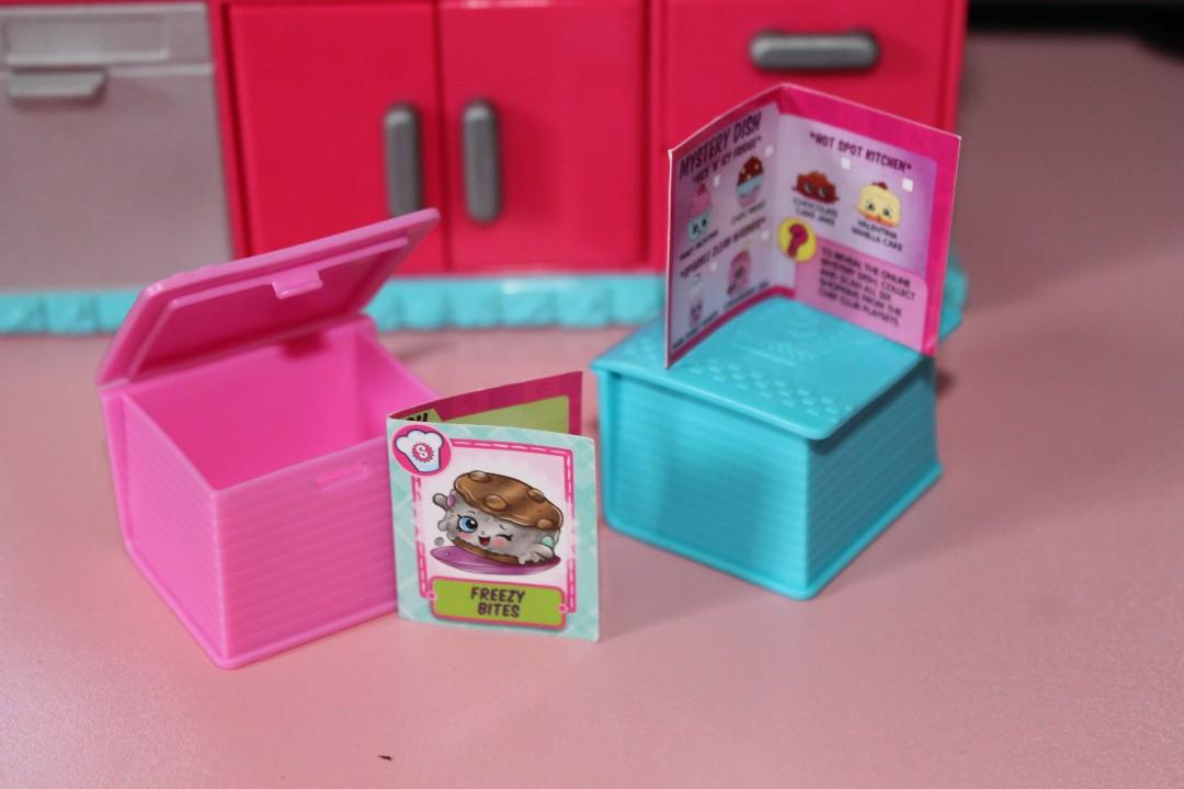 [SHOPKINS] Kitchen Set 1, Hobbies & Toys, Toys & Games on Carousell