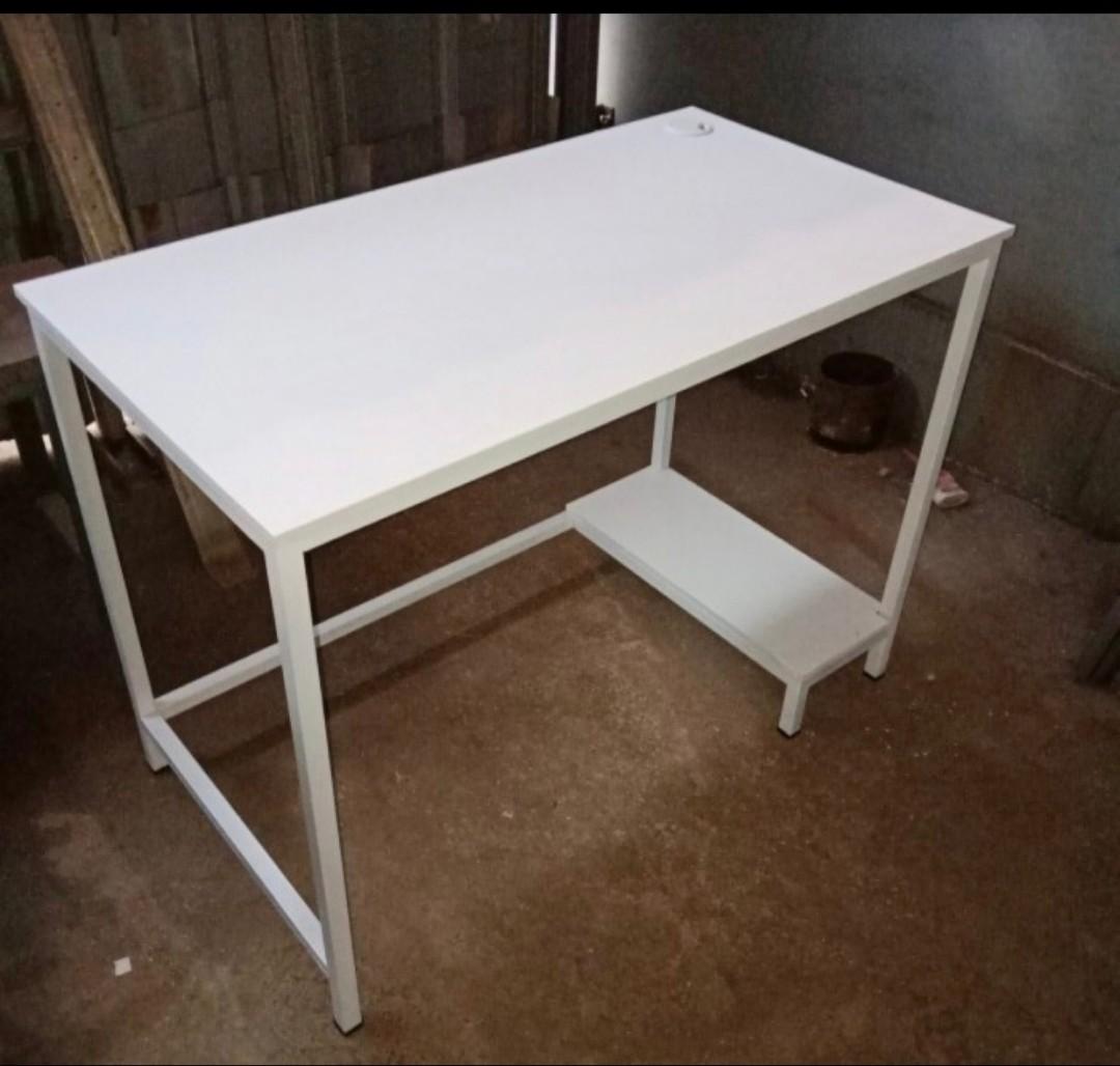 Meja komputer + CPU, Perabotan Rumah di Carousell