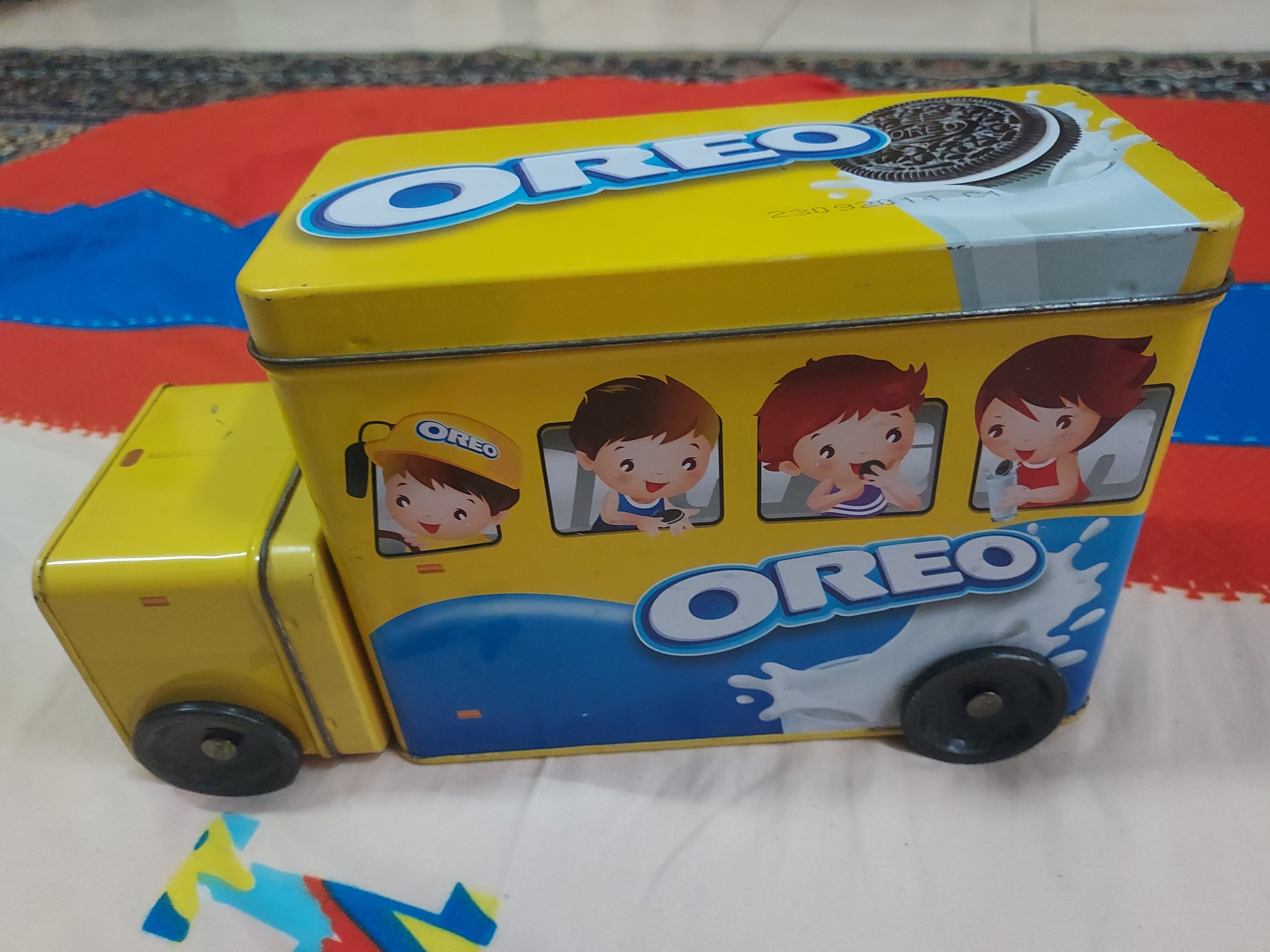 Oreo Bus Tin, Hobbies & Toys, Toys & Games on Carousell