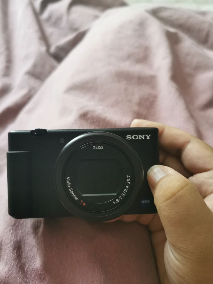 Sony zv1 vlogging set BOX INCLUDED, Photography, Cameras on Carousell
