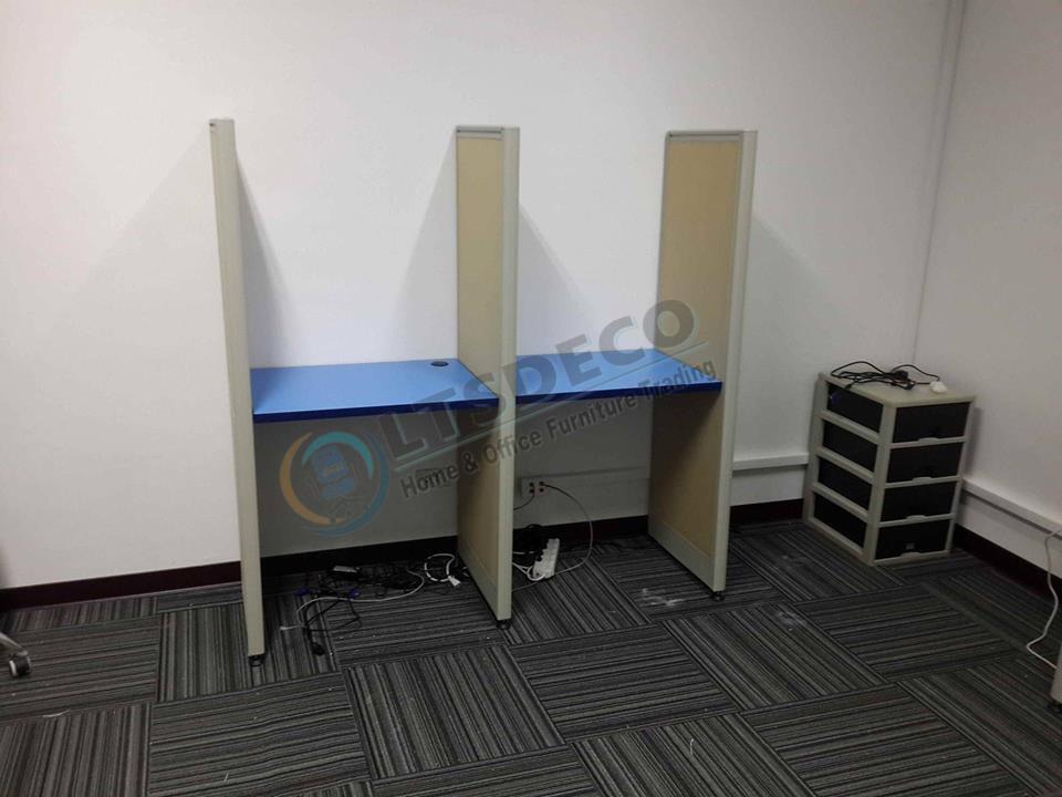 WORKSTATION TABLE W/ PANEL OFFICE PARTITIONS, Furniture & Home Living ...