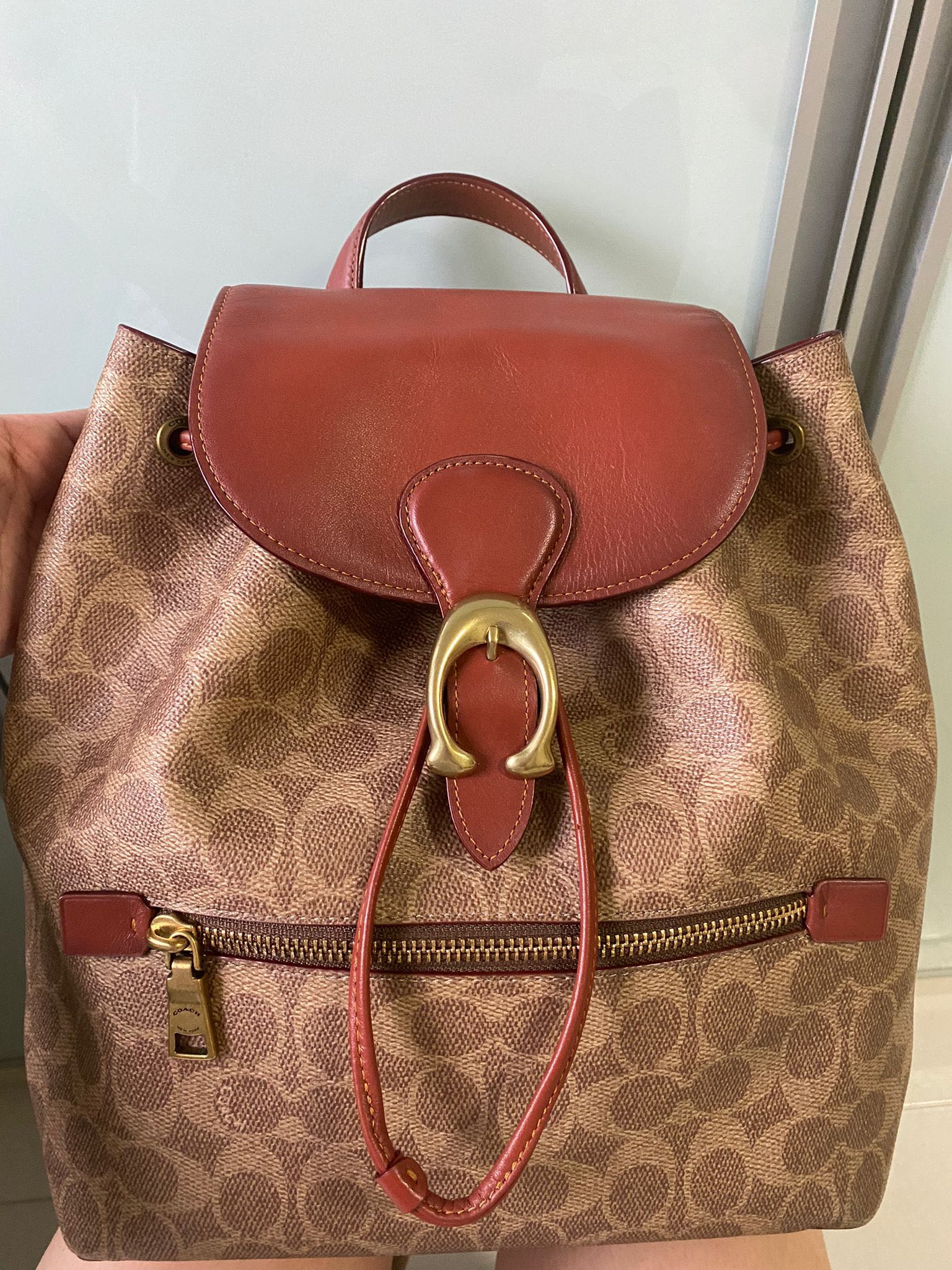 COACH Ladies Signature Canvas Evie Backpack, Women's Fashion, Bags ...