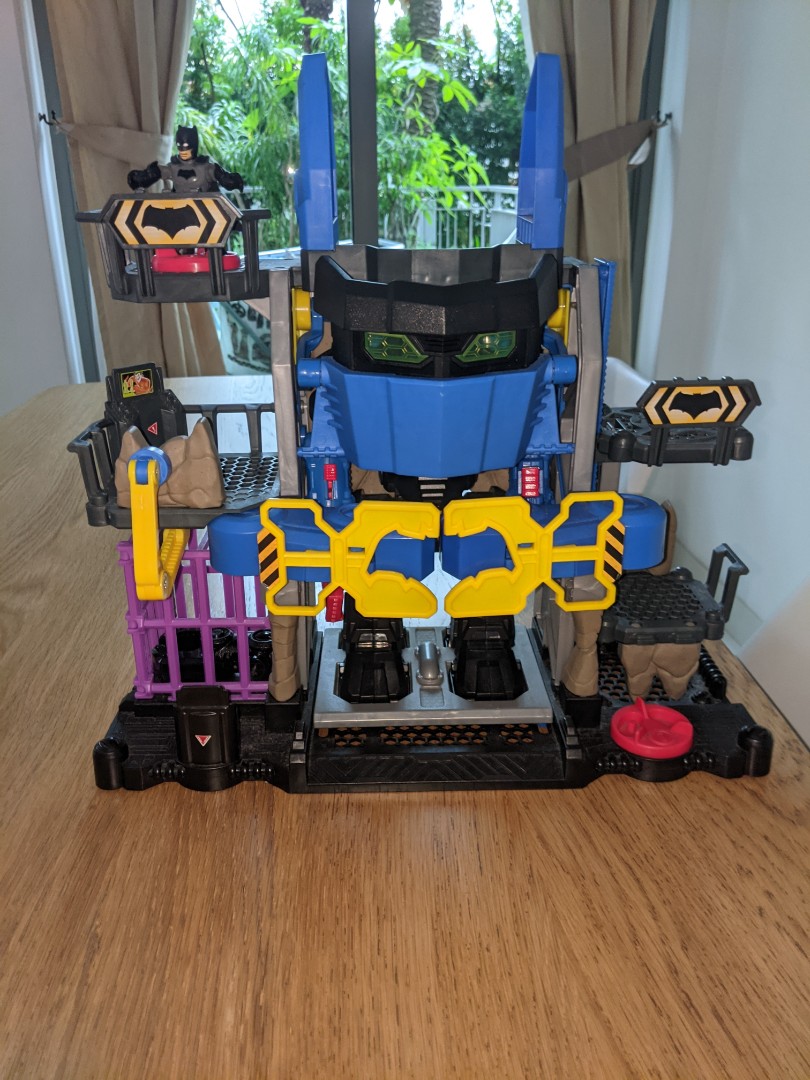 DC super friends robo batcave, Hobbies & Toys, Toys & Games on Carousell