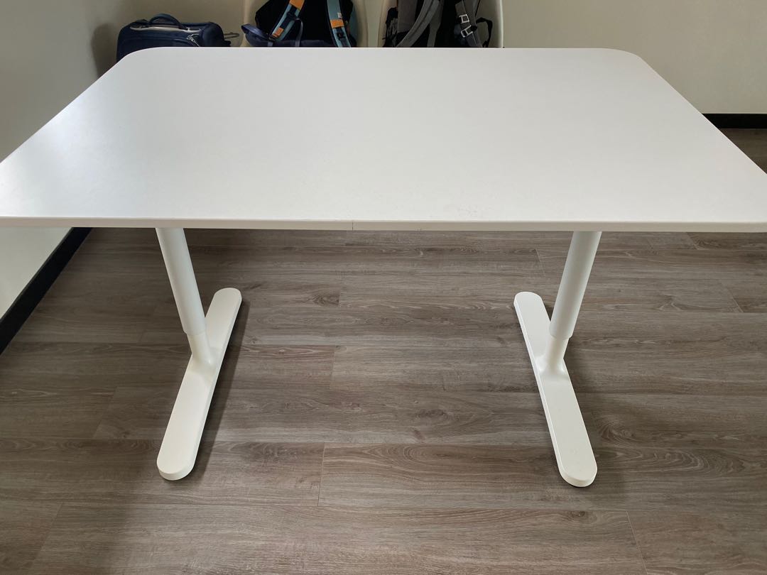 IKEA Bekant Study table, 傢俬＆家居, 傢俬, 其他家居傢俬 - Carousell