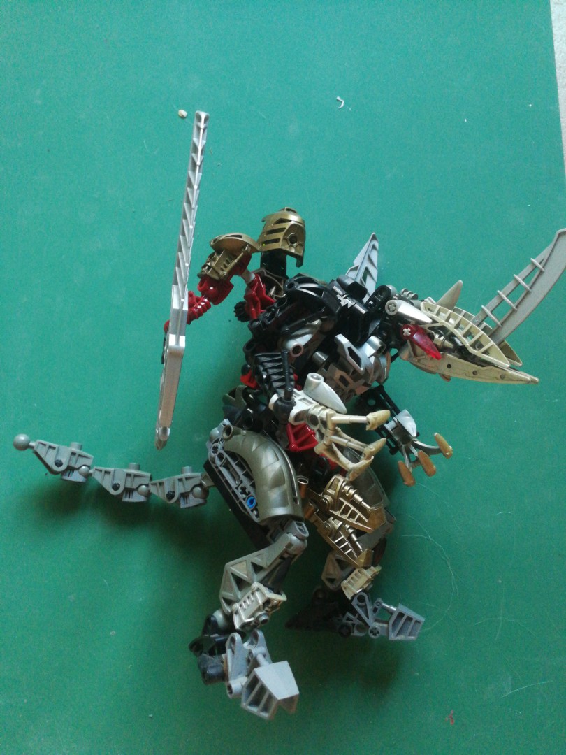 LEGO Bionicle - Lhikan and Kikanalo RARE, Hobbies & Toys, Toys & Games ...