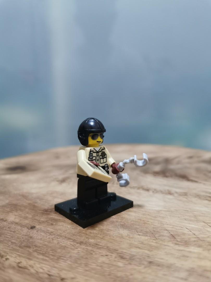 Lego Minifigures 8684 Series 2 Traffic Cop, Hobbies & Toys, Toys ...