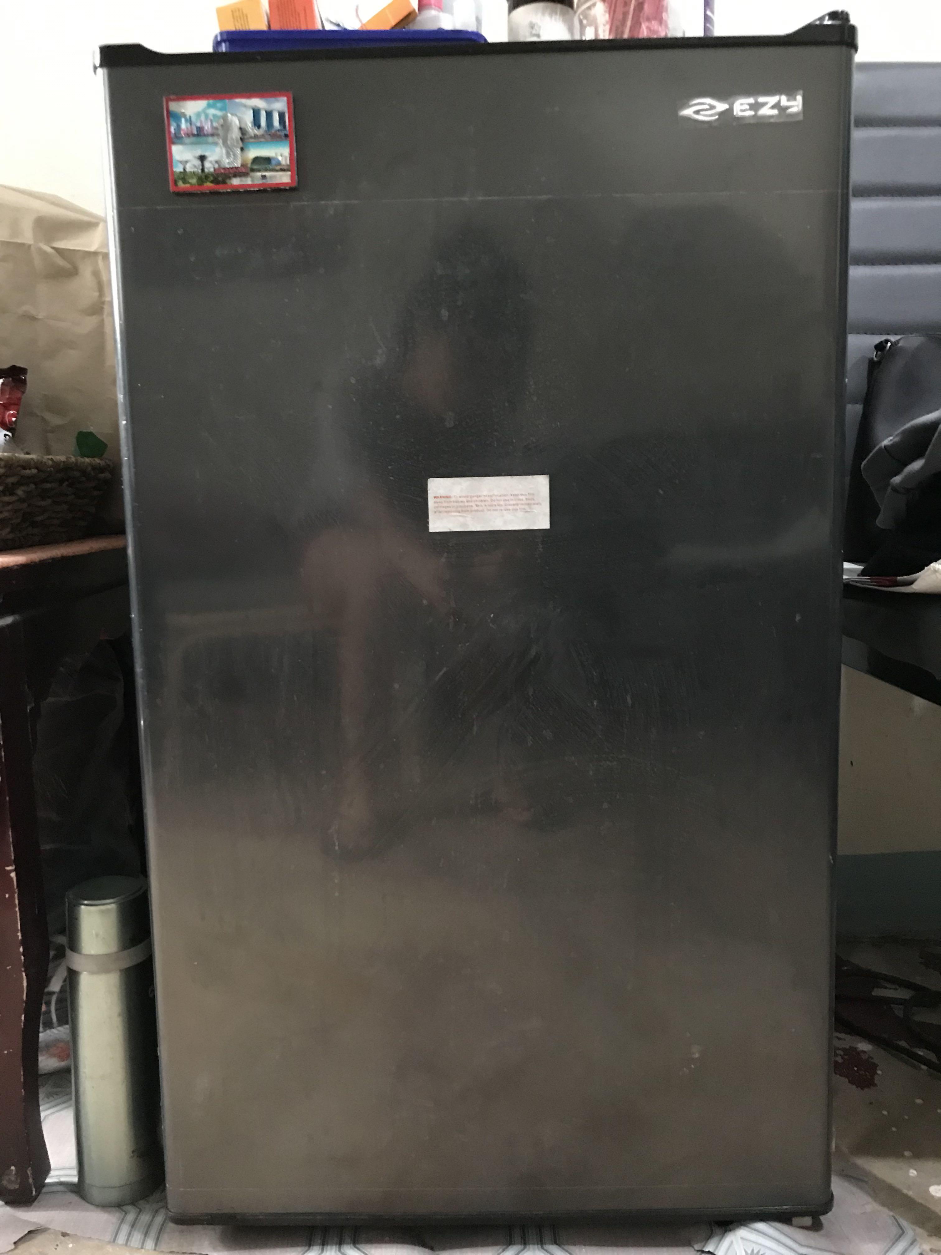 Mini / personal refrigerator - EZY brand, TV & Home Appliances, Kitchen Appliances ...