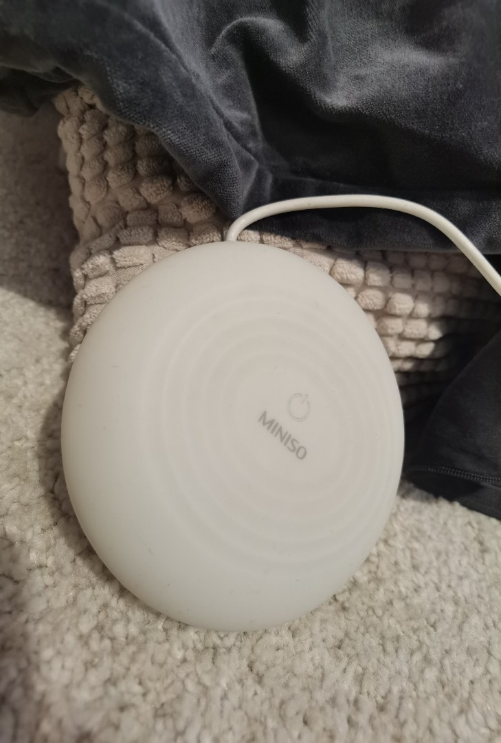 Miniso Wireless Charger, Mobile Phones & Gadgets, Mobile & Gadget ...