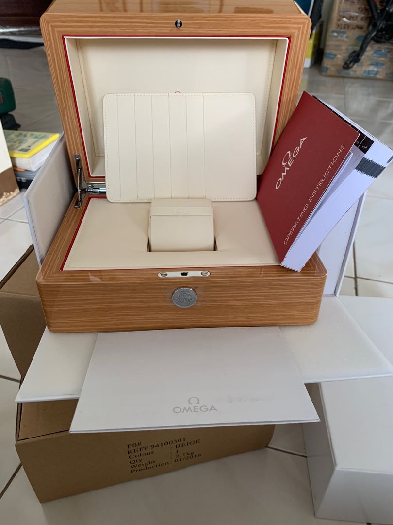 Omega Box, Men's Fashion, Watches & Accessories, Watches on Carousell