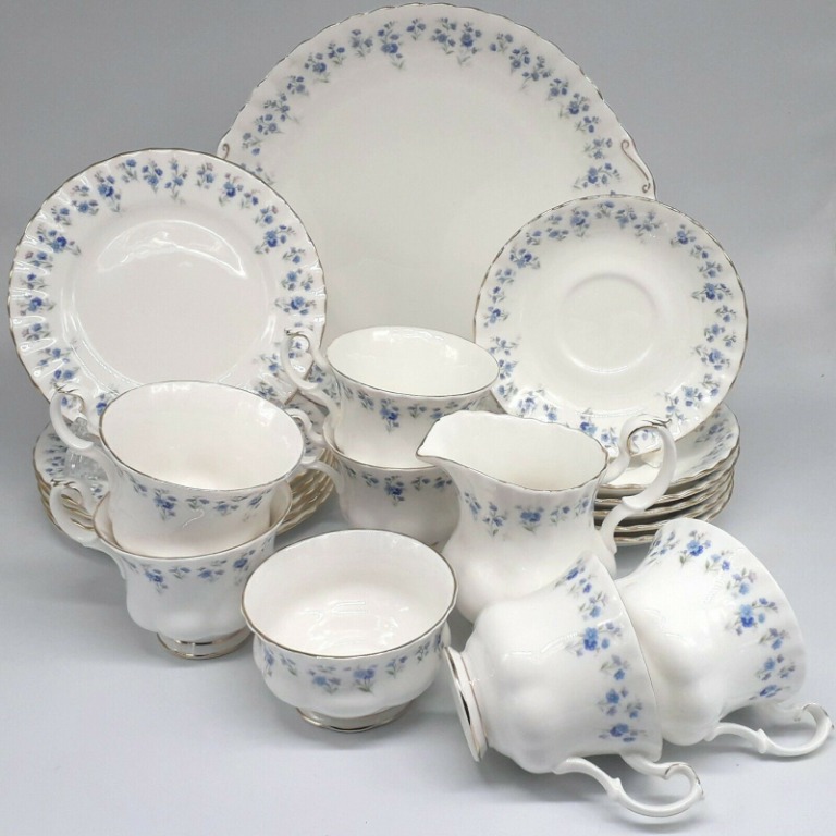 Royal Albert' MEMORY LANE' Bone China 20 piece Tea Set. Good Used ...