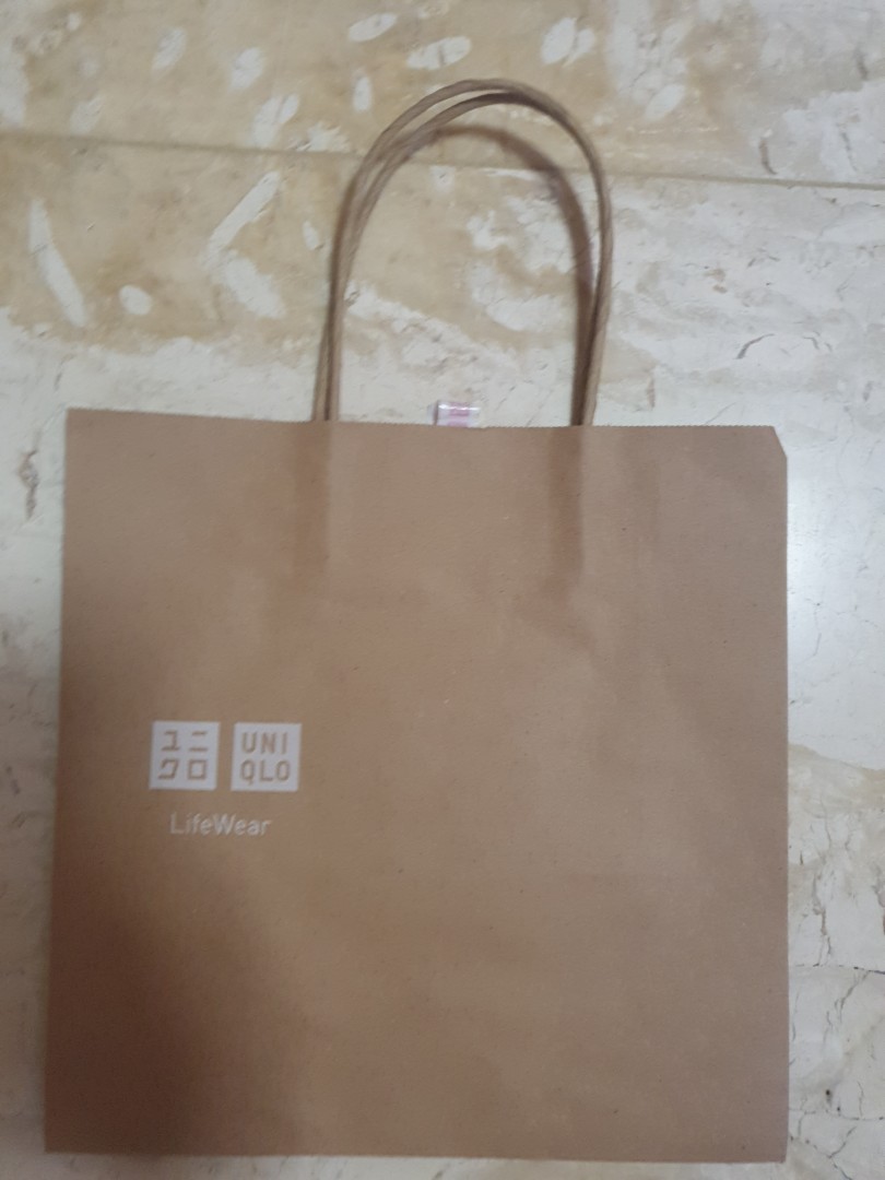 Uniqlo paperbag, Serba Serbi, Others di Carousell