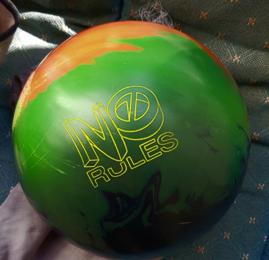 Bowling ball (no rules rote grip), Sports Equipment, Sports & Games ...