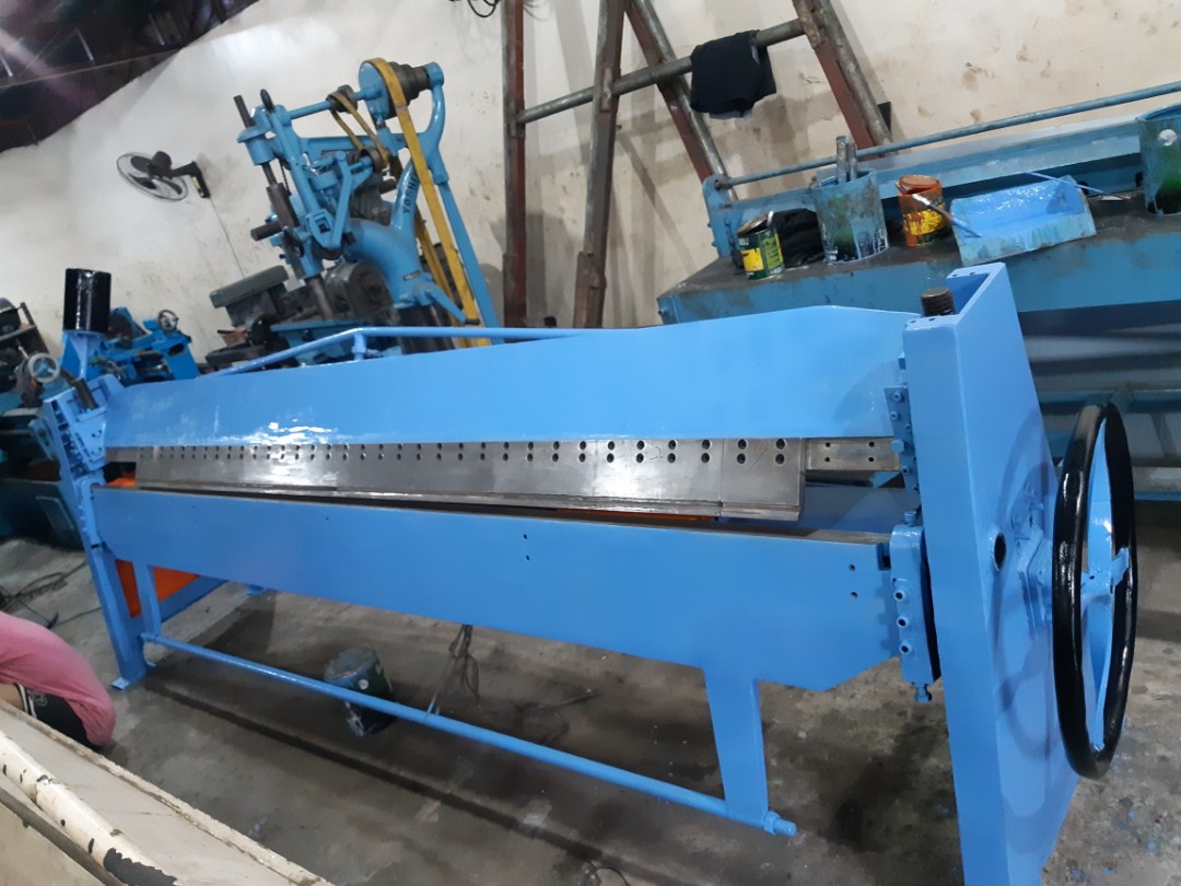 Box bender, Commercial & Industrial, Industrial Equipment on Carousell