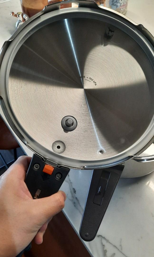 WMF Pressure Cooker Perfect RDS, 4.5 L, TV & Home Appliances, Kitchen ...