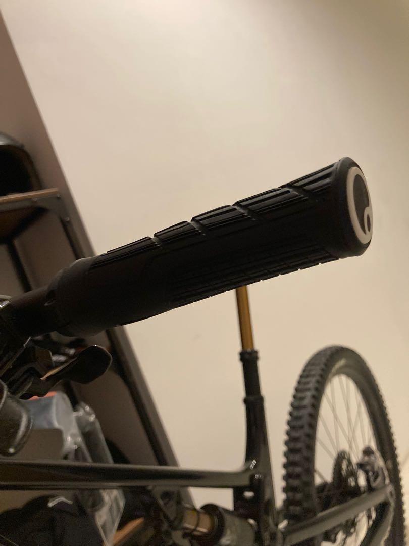 Ergon GE10 EVO Lock On (frozen stealth), Sports Equipment, Bicycles ...