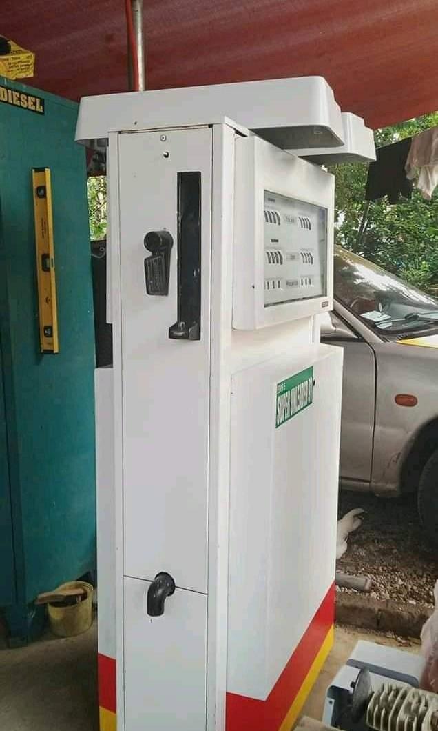 GASOLINE AND FUEL TANK MACHINE, Commercial & Industrial, Industrial ...