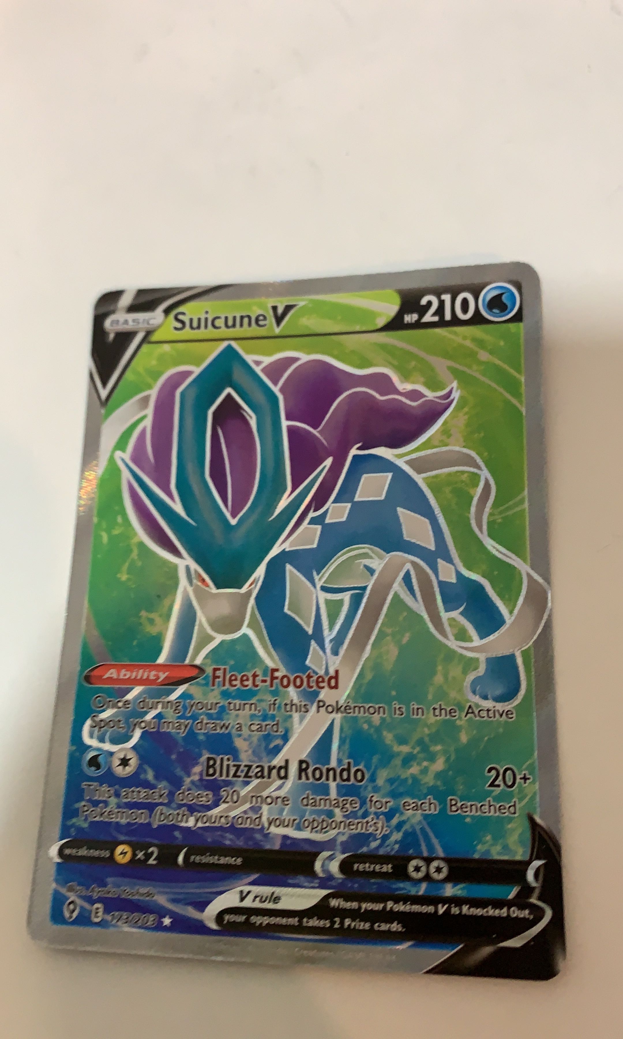 Pokemon card- Suicune V, 興趣及遊戲, 玩具 & 遊戲類 - Carousell