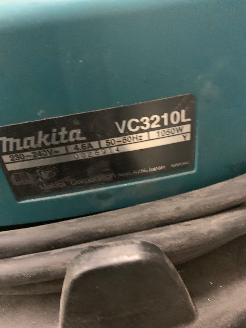 Makita VC3210L vacuum cleaner, Hobbies & Toys, Stationery & Craft ...