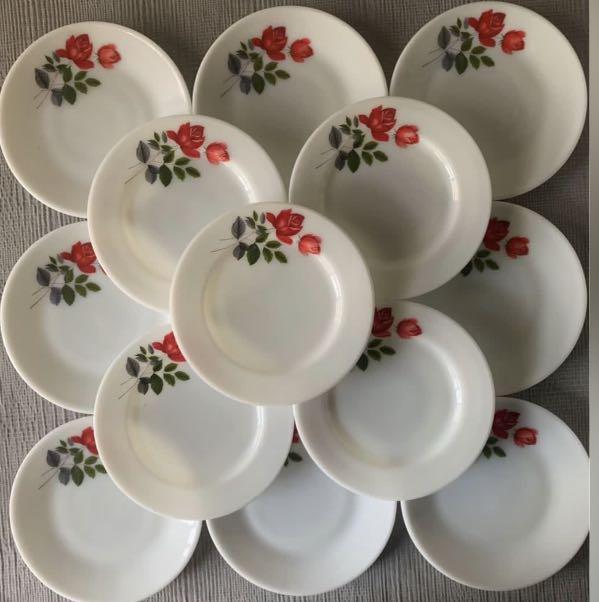PYREX JUNE ROSE dinner plates, Furniture & Home Living, Kitchenware ...