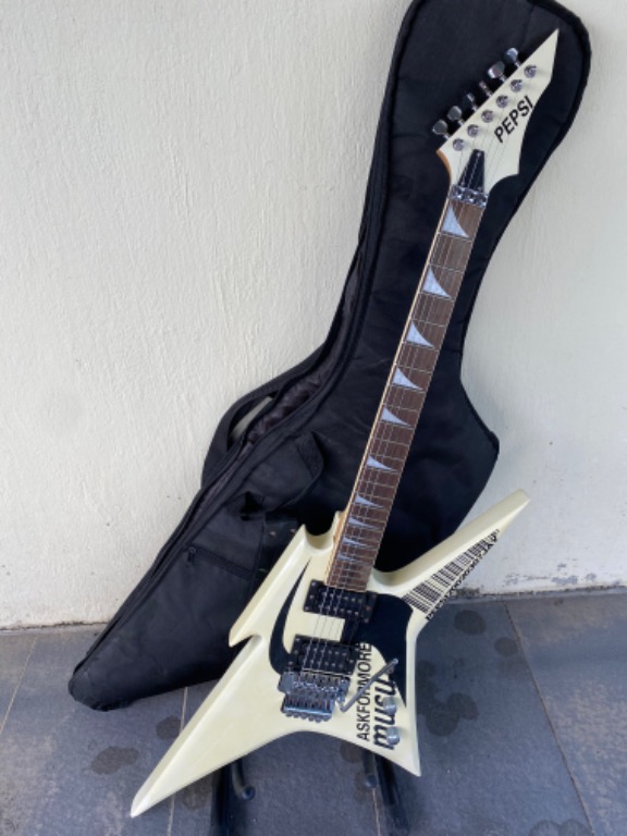 RARE PEPSI FACTORY CUSTOM E-GUITAR, Hobbies & Toys, Music & Media ...