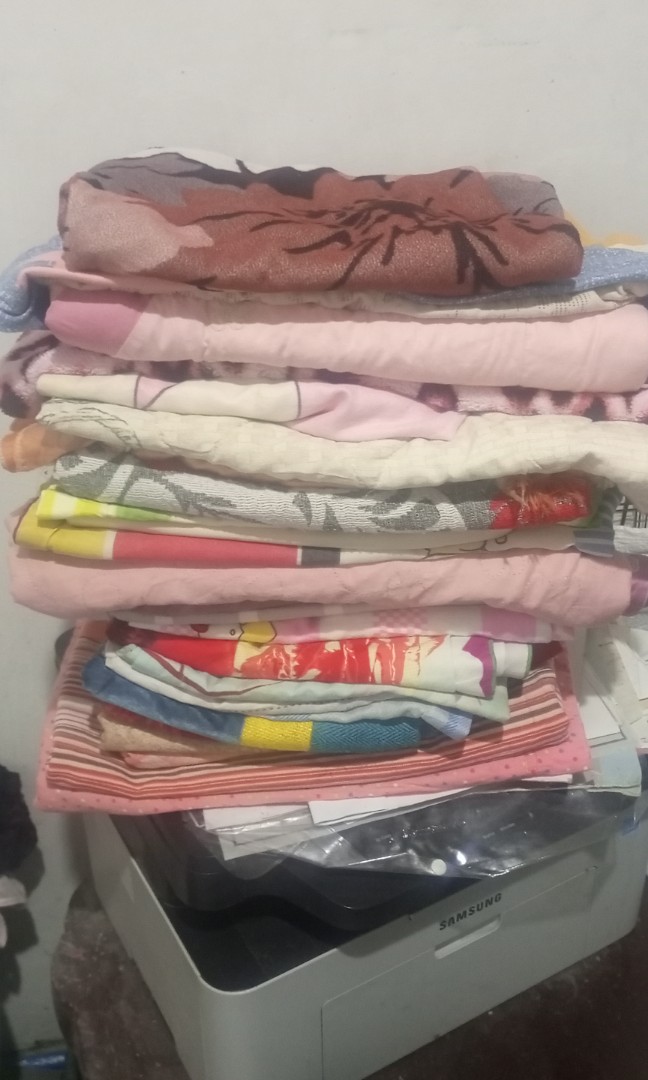 Ukay punda mix sizes 26 pcs plus 2 kumot, Furniture & Home Living ...