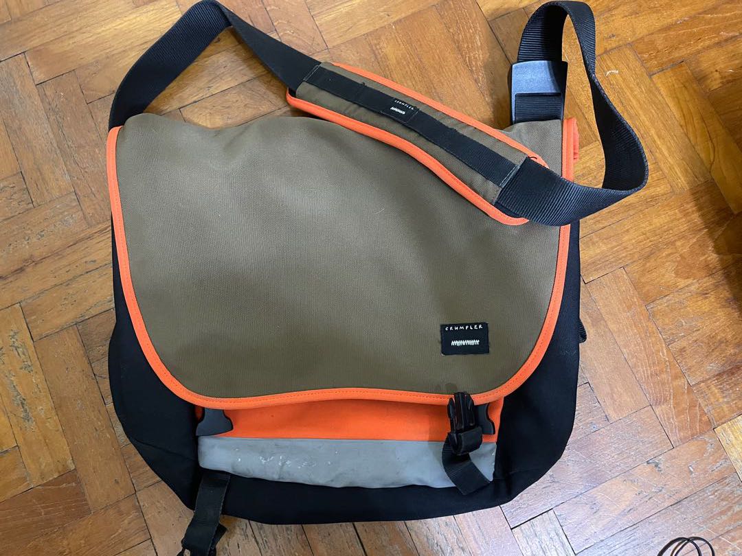 Crumpler laptop bag (17 inch laptops), Computers & Tech, Parts ...