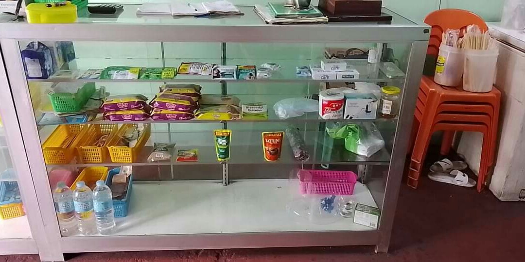 Glass Display Estante Eskaparate, Furniture & Home Living, Home ...