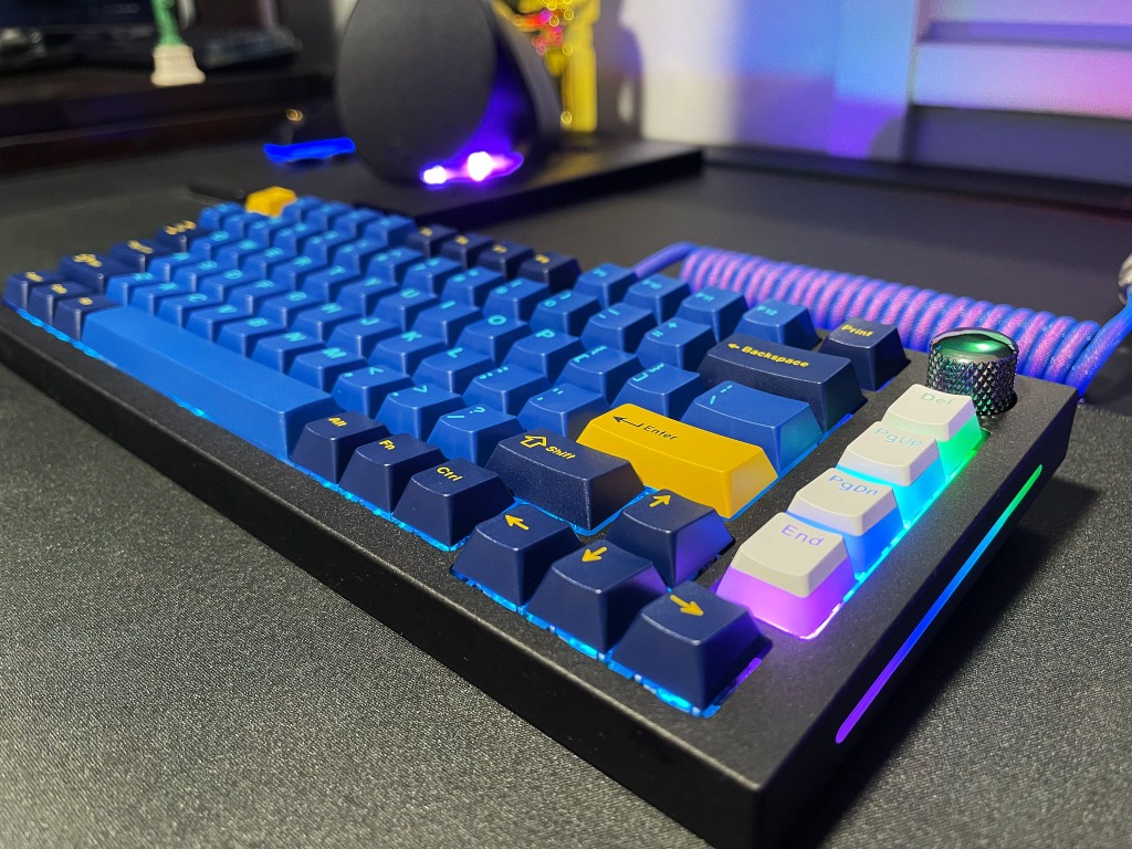 Glorious GMMK Pro Keyboard Kit + PC Plate (Free Rainbow PVD Knob ...