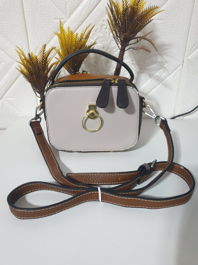 Howru mini box type sling, Women's Fashion, Bags & Wallets, Cross-body ...