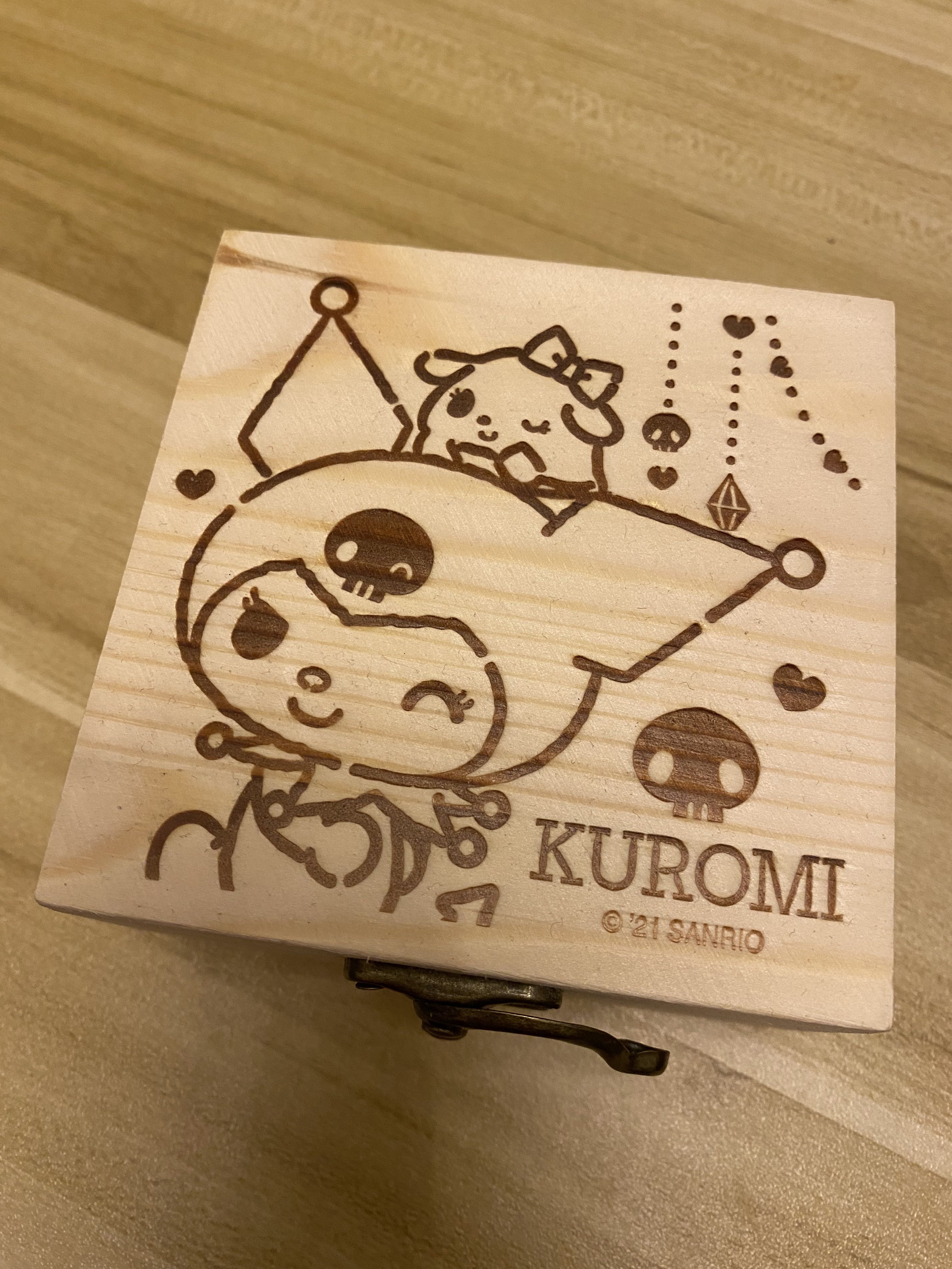 kuromi小木盒/Kuromi wood box / Kuromi盒/, 女裝, 飾物及配件, 飾物架、飾物盒、飾物收納盒 - Carousell