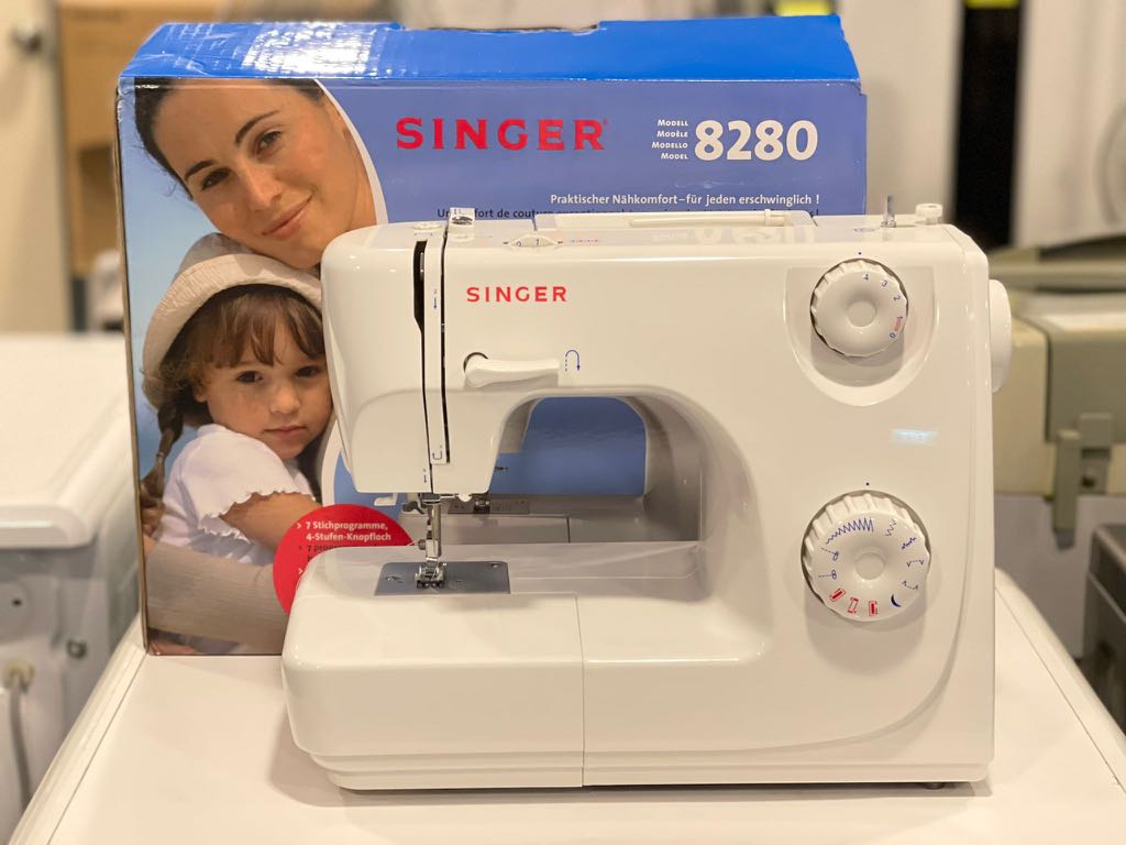 SINGER 8280 SEWING MACHINE, Furniture & Home Living, Home Improvement ...